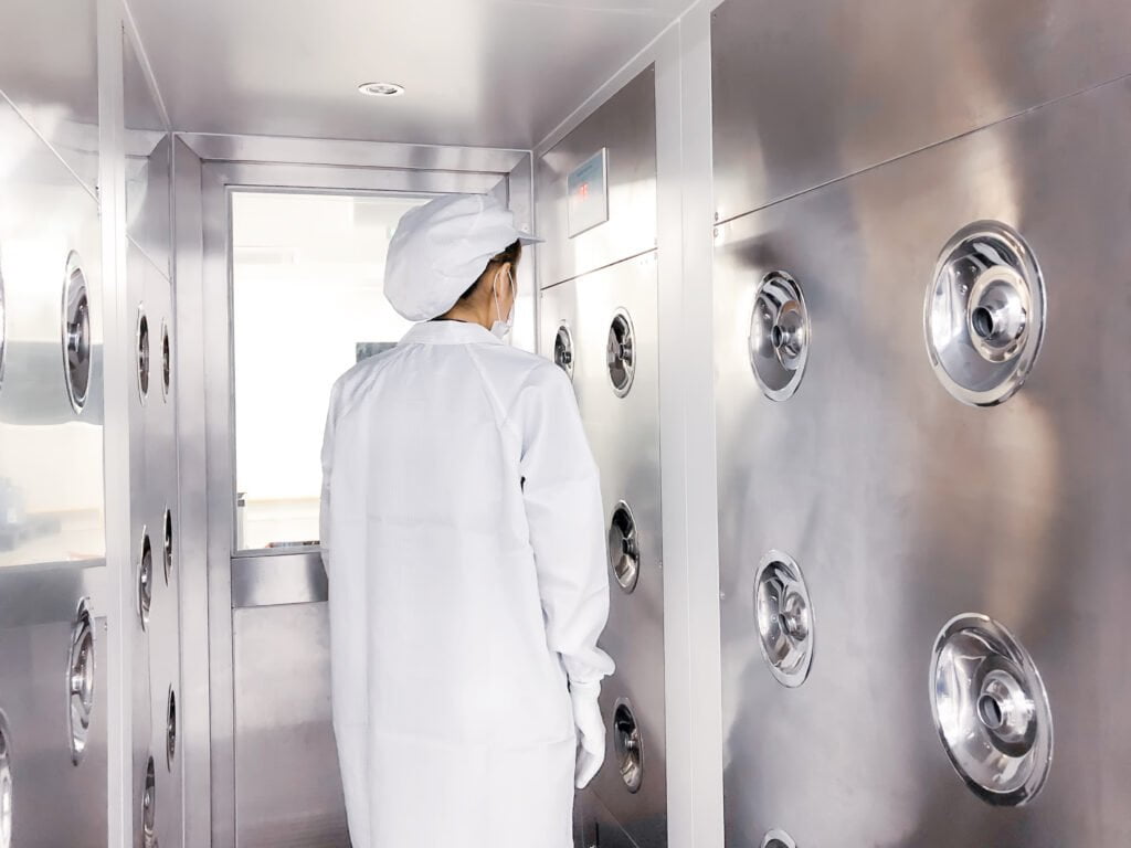 Why do you need a cleanroom for industrial LCD production? - Riverdi
